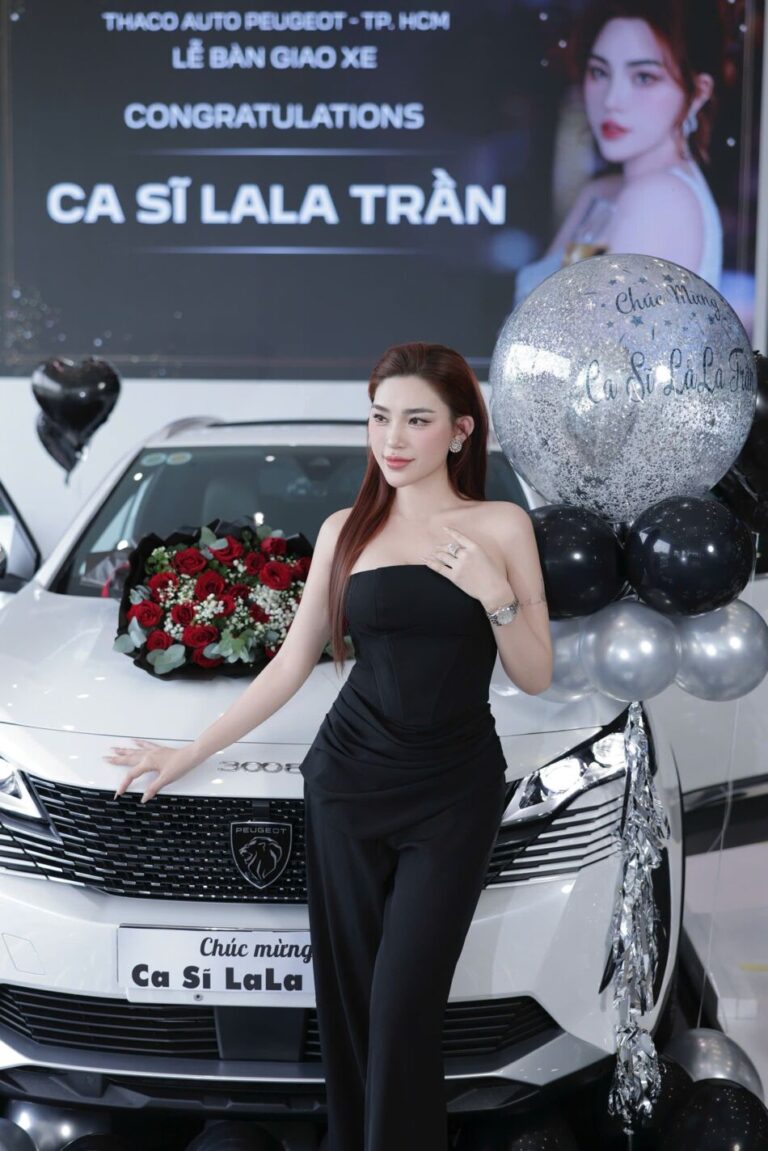 CHÚC MỪNG CA SĨ LALA TRẦN CHÍNH THỨC ĐÓN NHẬN PEUGEOT 3008 » Peugeot HCM